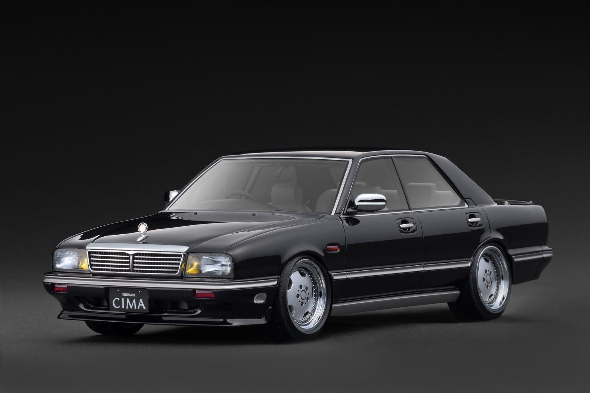 [IGNITION MODEL] 1:18 Nissan Cedric Cima (Y31) Black [IG3904]